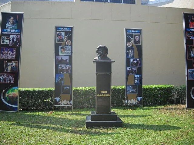 Nehru Science Centre: Famous Science Center in India - E India Tourism