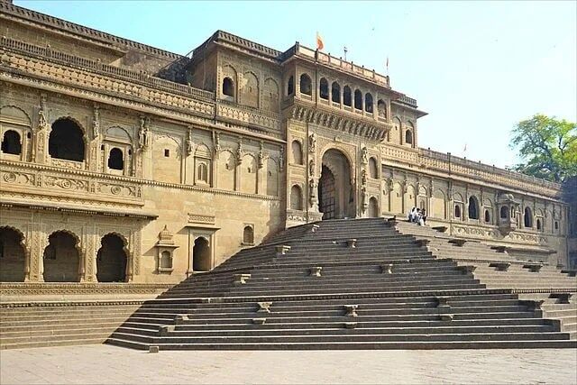 Ahilya Fort : A Majestic Citadel of Heritage and History in Maheshwar ...