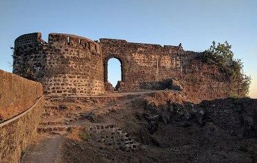 Chhatrapati Sambhaji Maharaj Samadhisthal Tulapur: Famous Historical ...