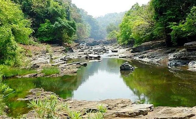 Manikya Dhara Waterfall: Famous Pearl of Chikmagalur - E India Tourism
