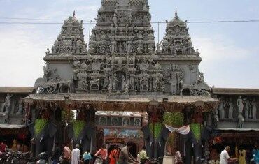 The Enchanting Yakshi Statue: A Symbol of Kerala's Artistic Heritage ...