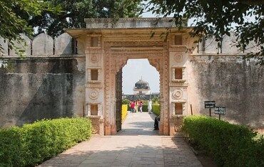 Shri Renuka Mata Mandir, Mahur: Famous Sacred Pilgrimage in Maharashtra ...