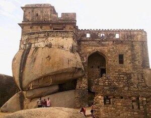 Exploring The Rich Heritage of Madan Mahal Fort In Jabalpur - E India ...