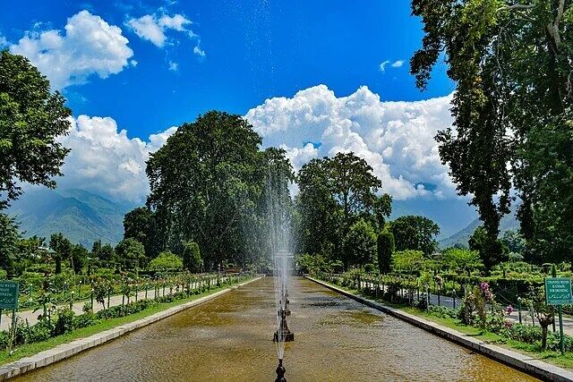 Shalimar Bagh: The Regal Garden Of Srinagar - E India Tourism