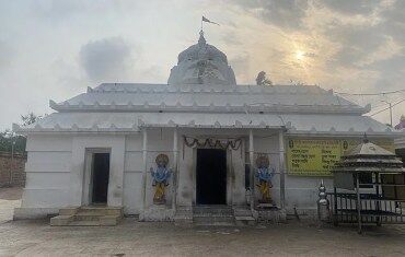 Dwarkamai, Shirdi: A Sacred Mosque Where Sai Baba Lived and Blessed His ...