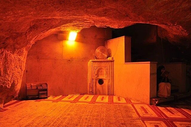 Exploring the Hidden Wonders of Arwah Caves: A Nature Lover’s Paradise ...